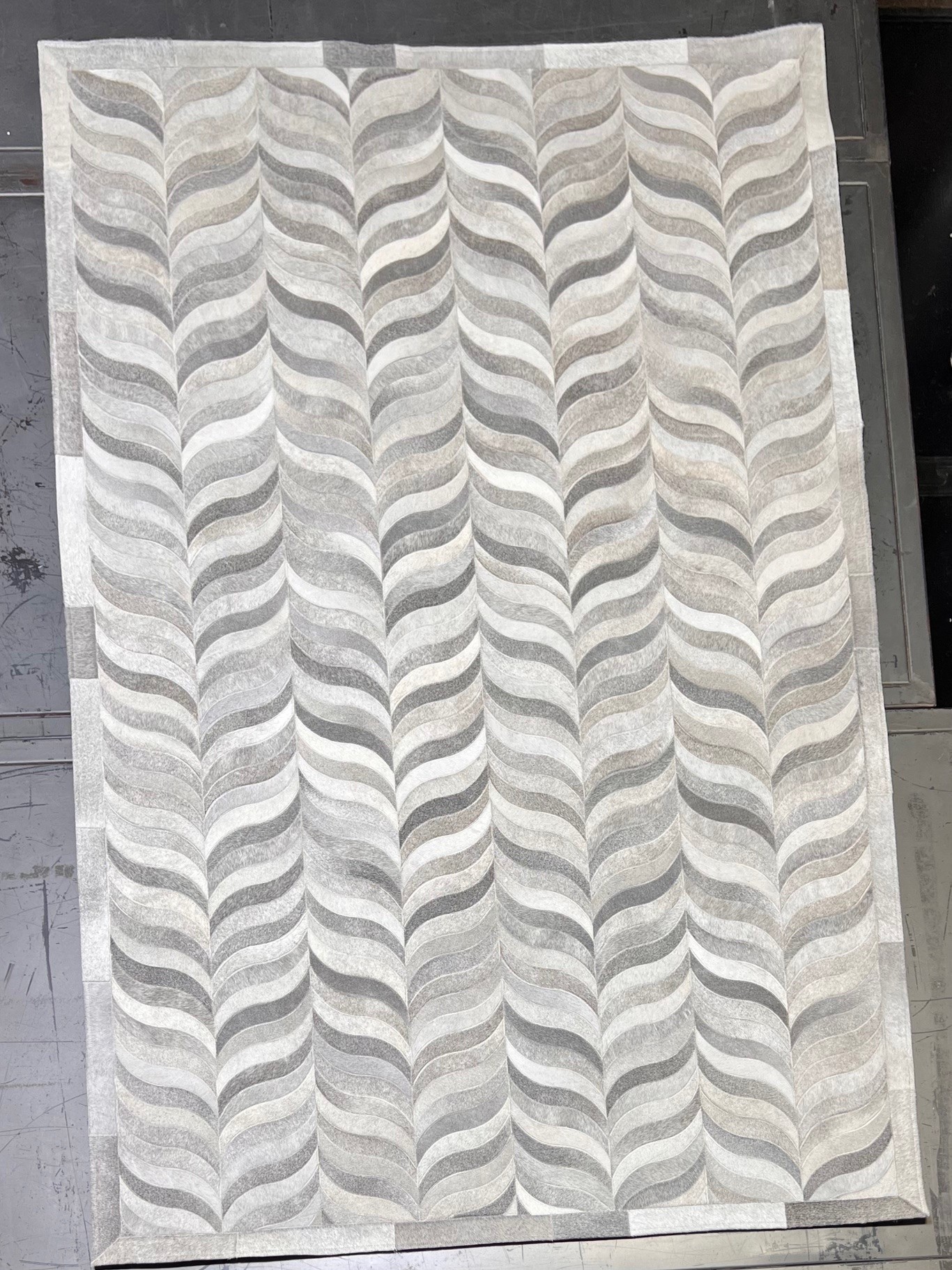 Closeout Rugs/Statement Hides - BSTrading